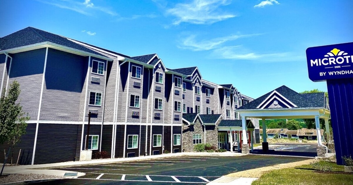 Microtel Inn & Suites